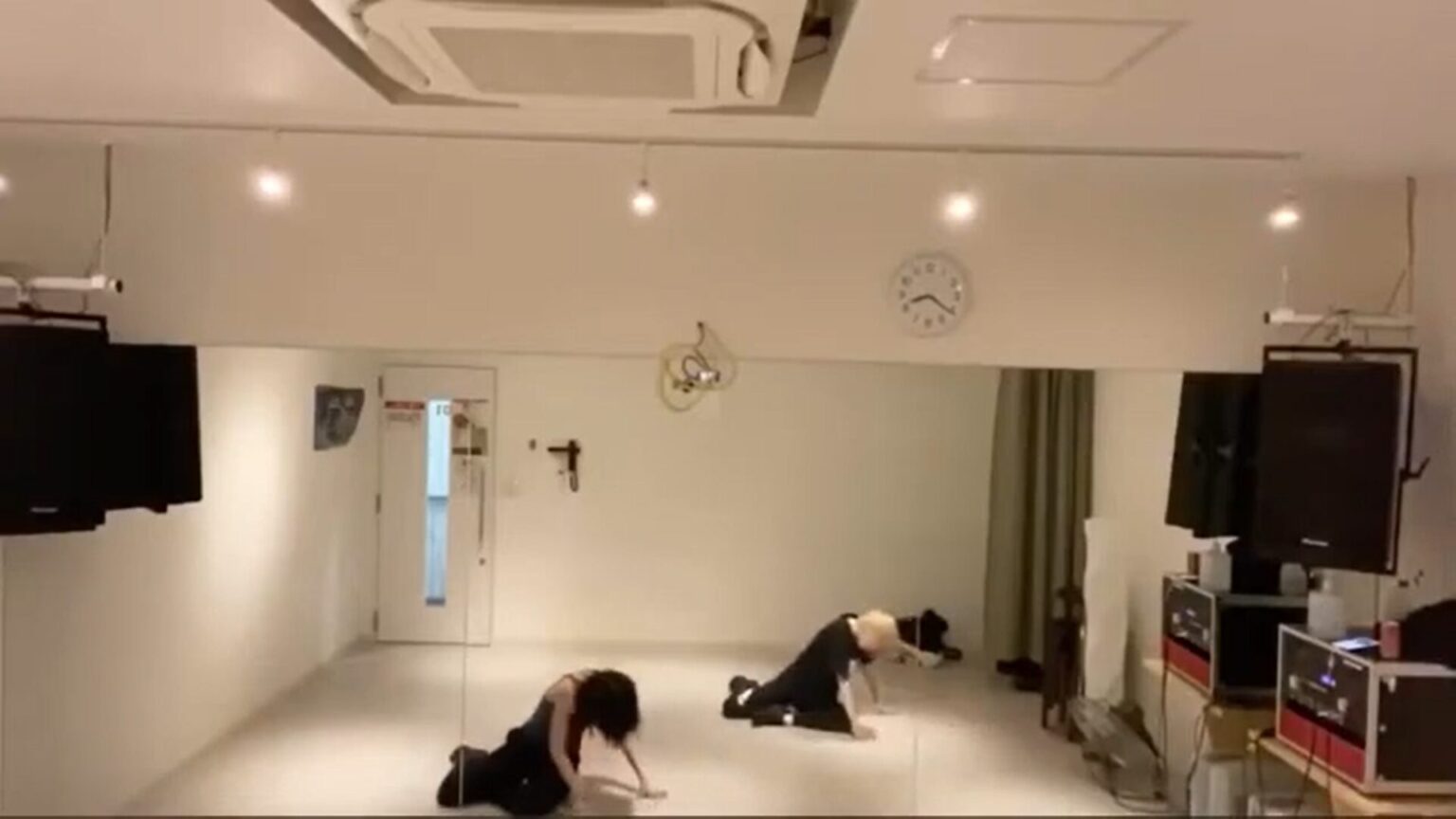 藤井風とアイナジエンドの匂わせ11選はデマ？交際していない理由も調査！ | Cranq